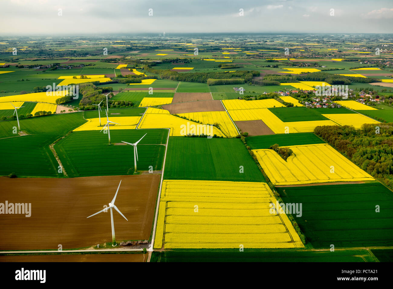 Small fields hi-res stock photography and images - Alamy