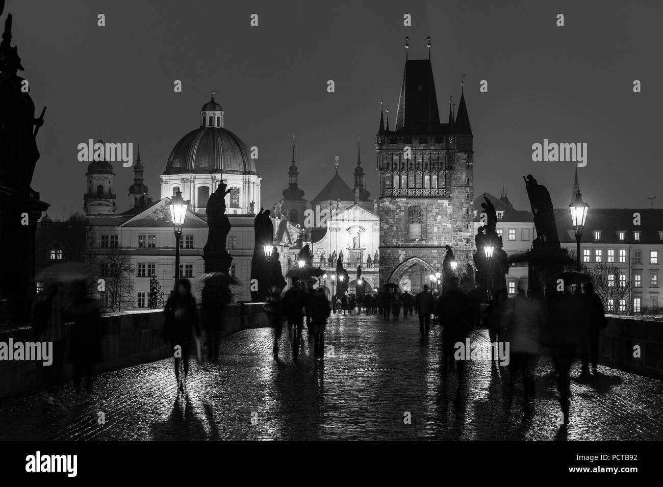 Prague charles bridge hi-res stock photography and images - Alamy