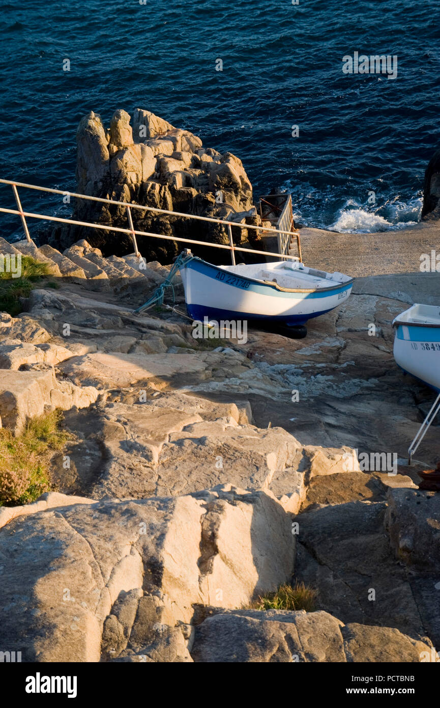 Fishing boats on stone hi-res stock photography and images - Alamy