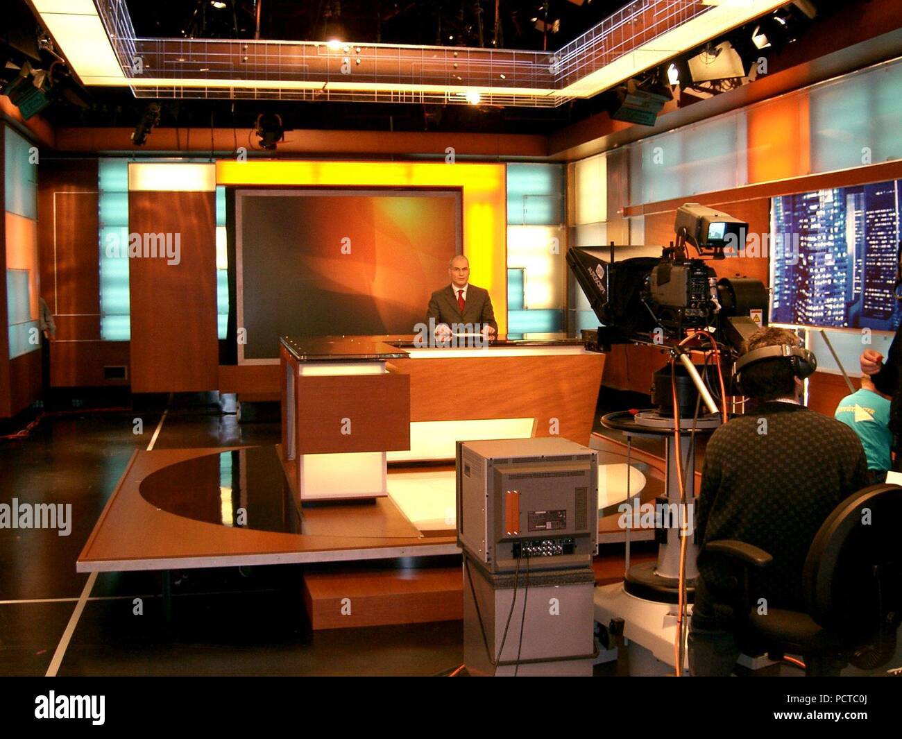 14 february 2004 hi-res stock photography and images - Alamy