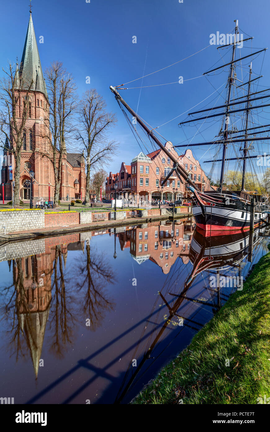 St. Antonius Church, Museum Ship, Friederike von Papenburg, Main Canal ...