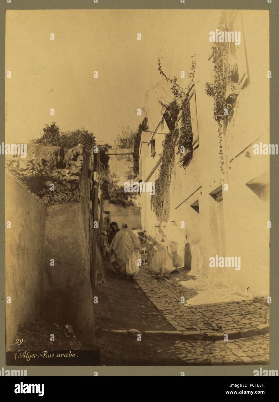 Alger) Rue arabe Stock Photo - Alamy