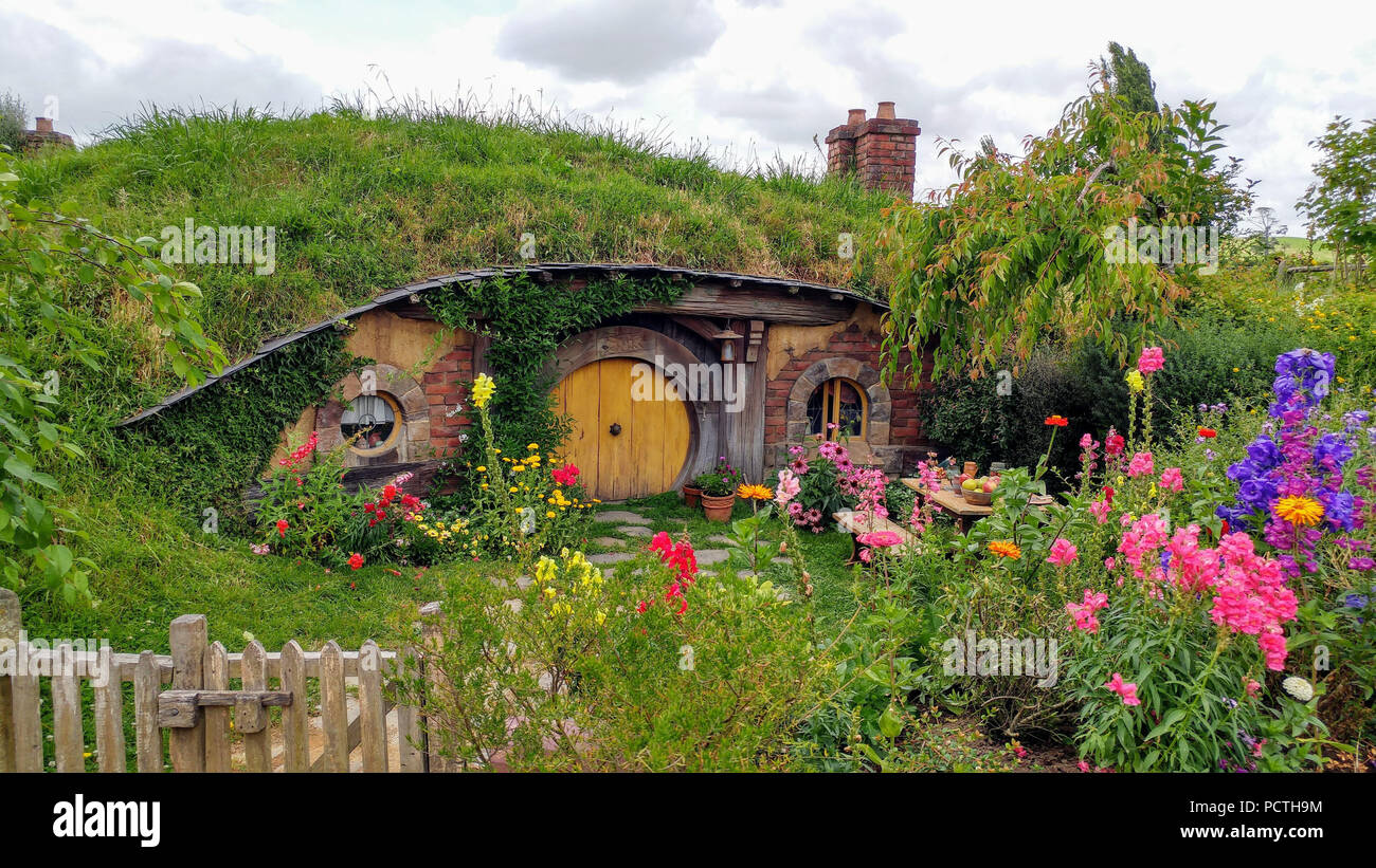 New Zealand, Hobbiton Movie Set Stock Photo - Alamy