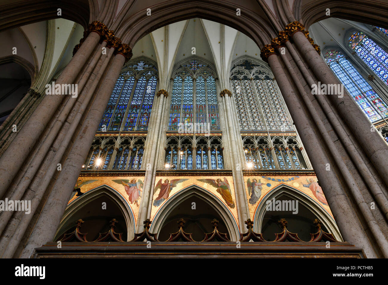 Gothic style window hi-res stock photography and images - Alamy