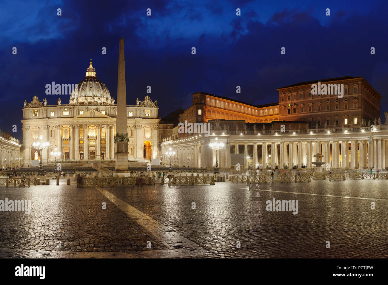 Colonnades of bernini hi-res stock photography and images - Alamy