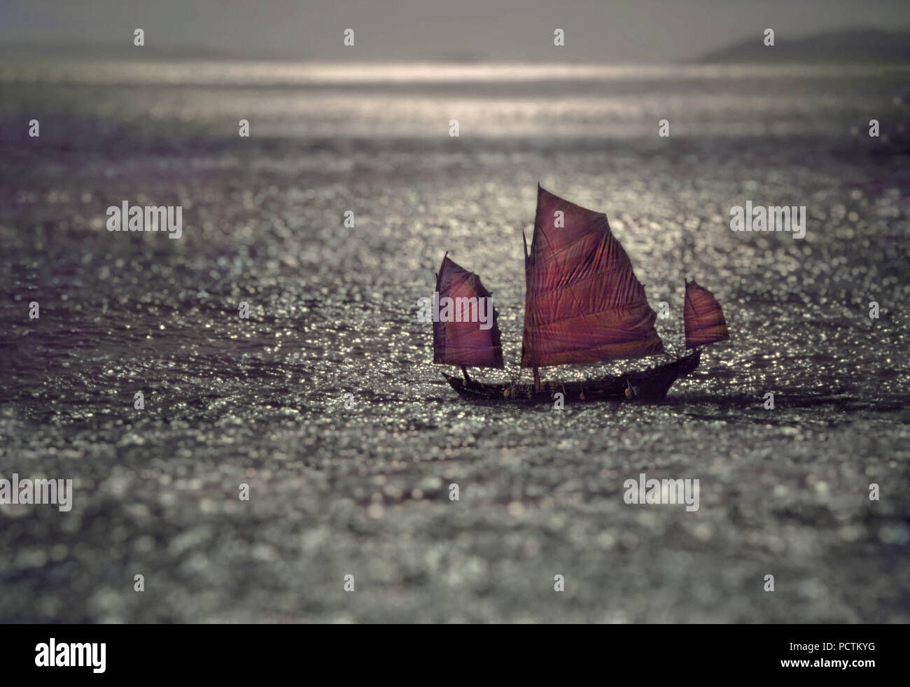 Red china sea hi-res stock photography and images - Alamy