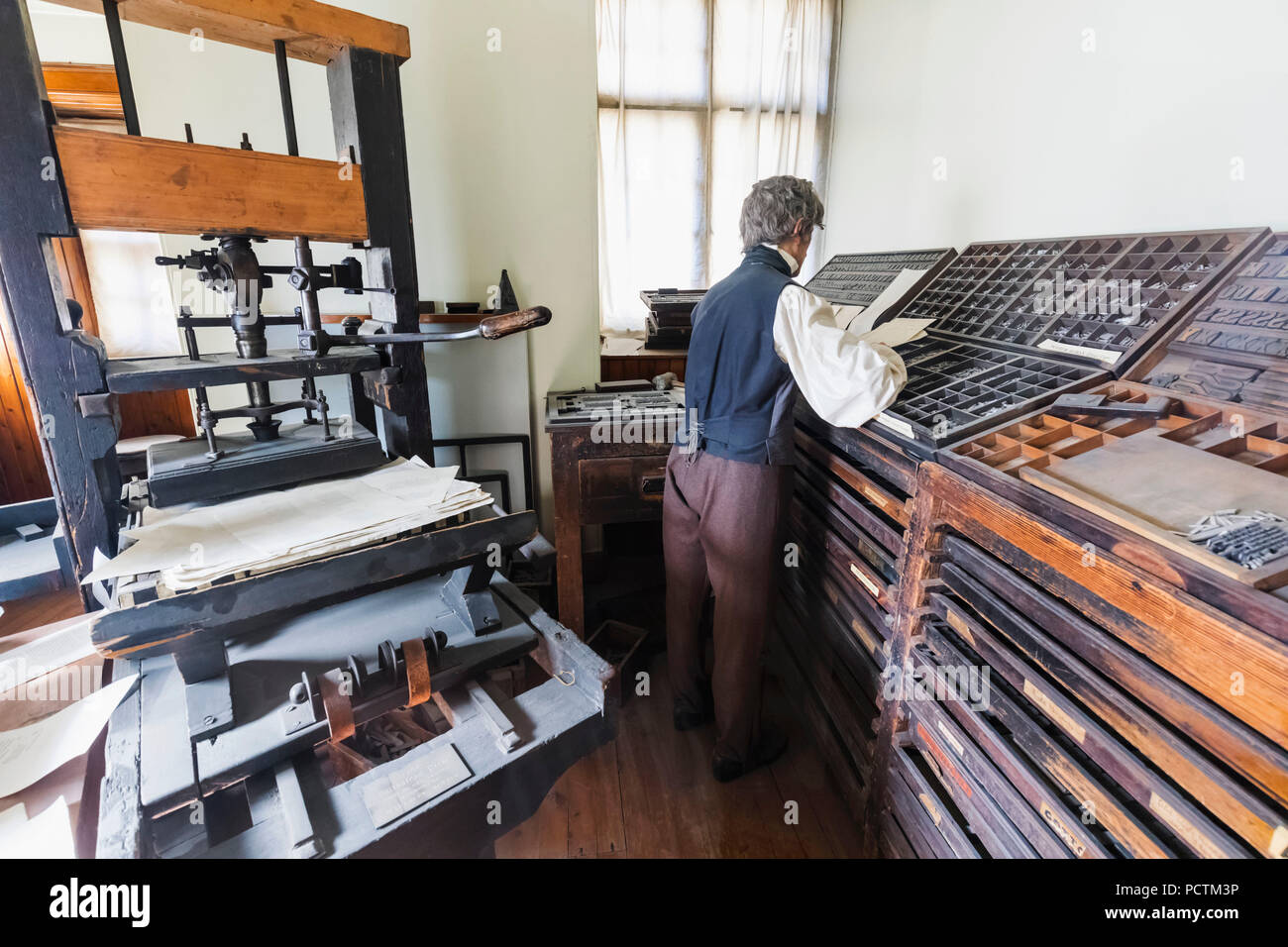 Printing press historical hi-res stock photography and images - Alamy