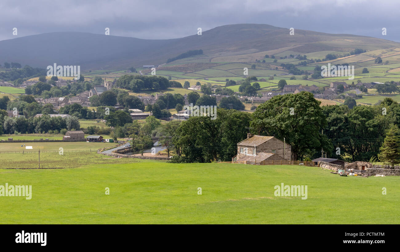 HAWES, YORKSHIRE/UK - JULY 28 : View of Hawes in the Yorkshire Dales ...