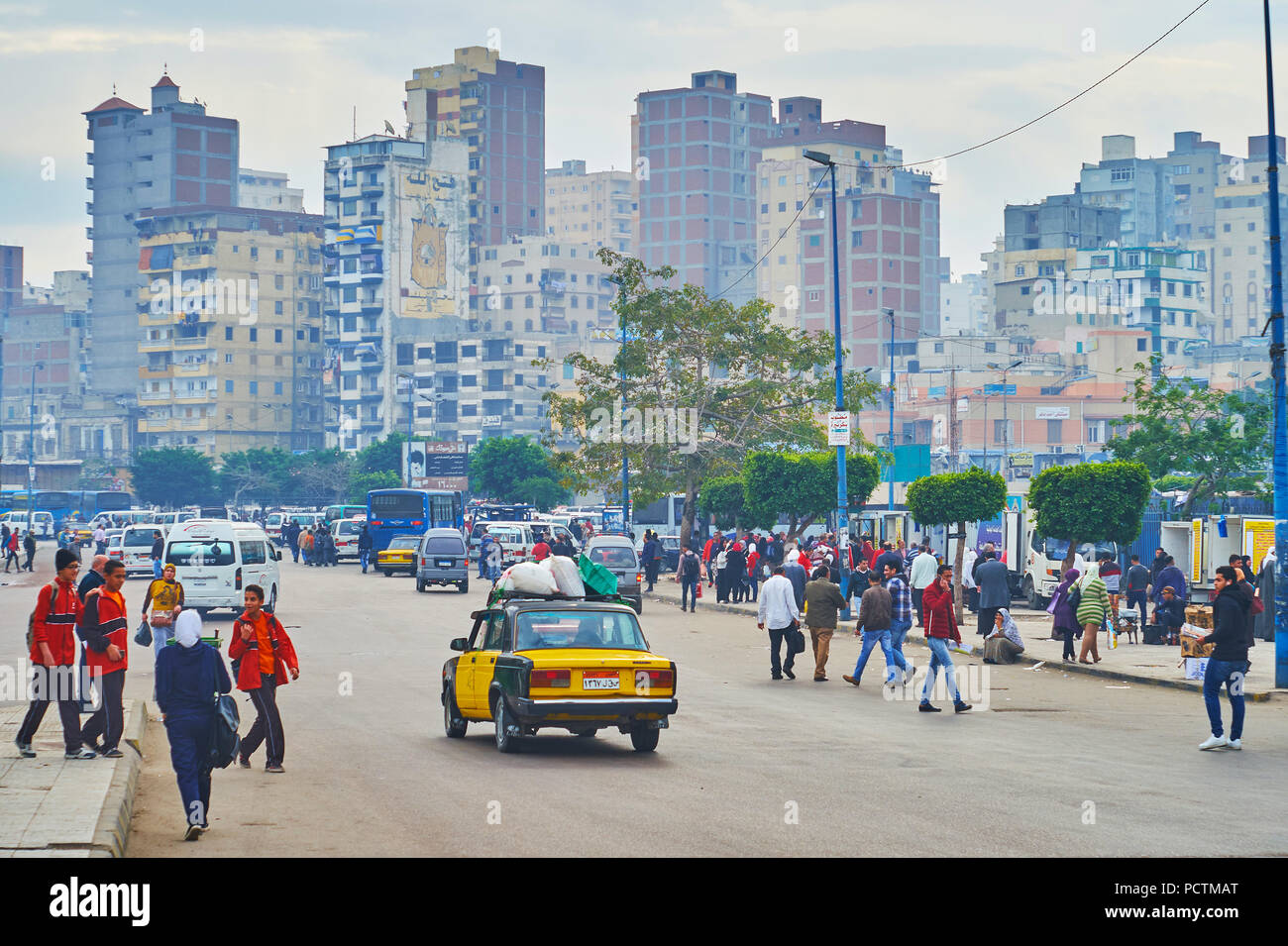 ALEXANDRIA, EGYPT - DECEMBER 18, 2017: The busy and crowded El-Shohada ...
