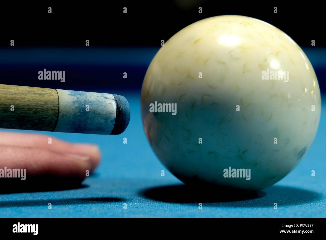 Snooker cue tip hi-res stock photography and images - Alamy