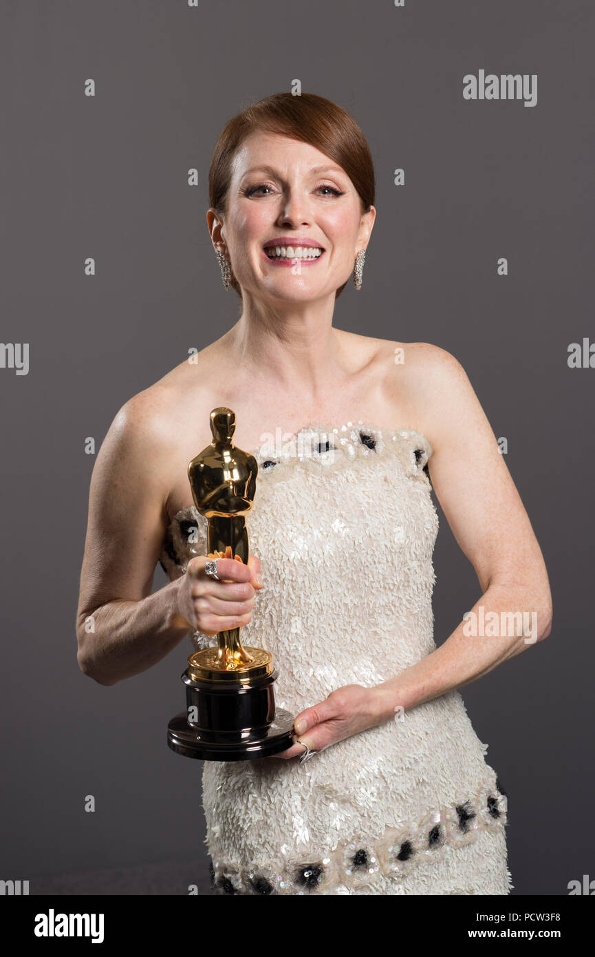HOLLYWOOD, CA - FEBRUARY 22: Julianne Moore poses backstage with the ...