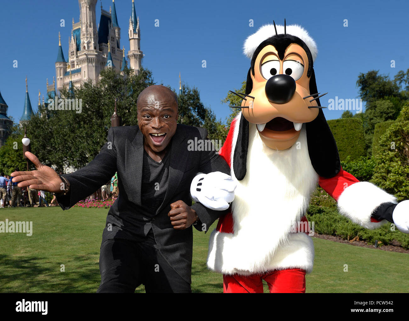 Christmas tv magic christmas hi-res stock photography and images - Alamy