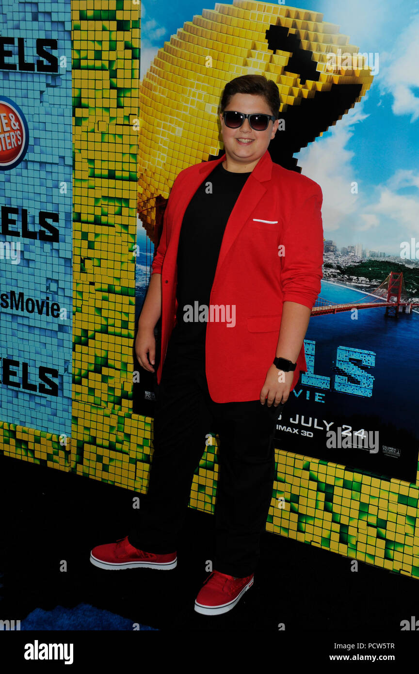 NEW YORK, NY - JULY 18: Actors Ashley Benson, Josh Gad, Peter Dinklage ...