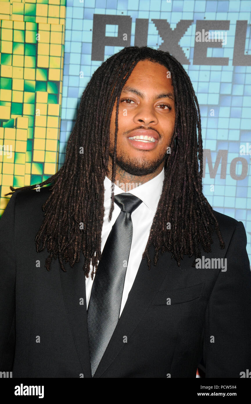 NEW YORK, NY - JULY 18: Actors Ashley Benson, Josh Gad, Peter Dinklage ...