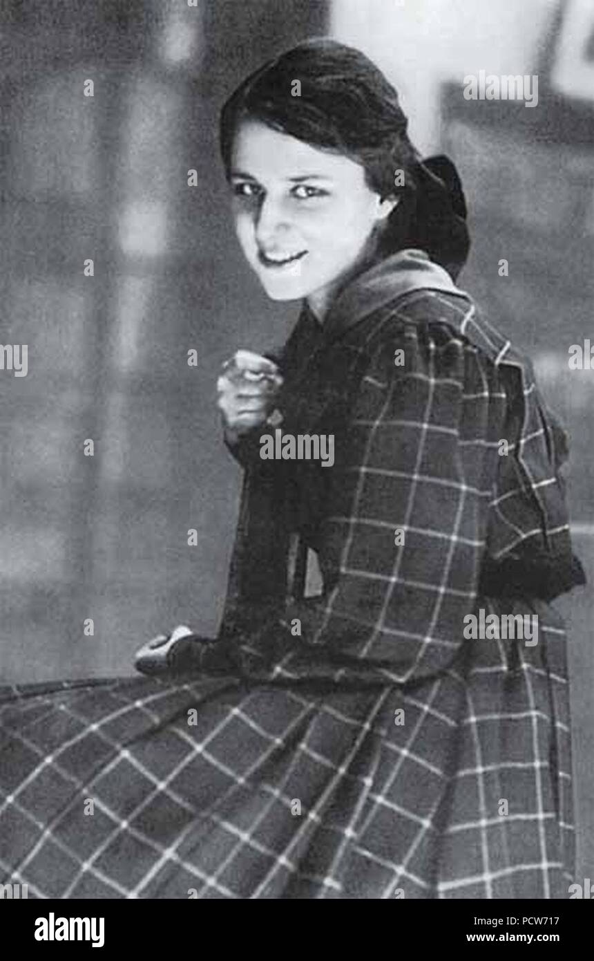 Alla tarasova hi-res stock photography and images - Alamy