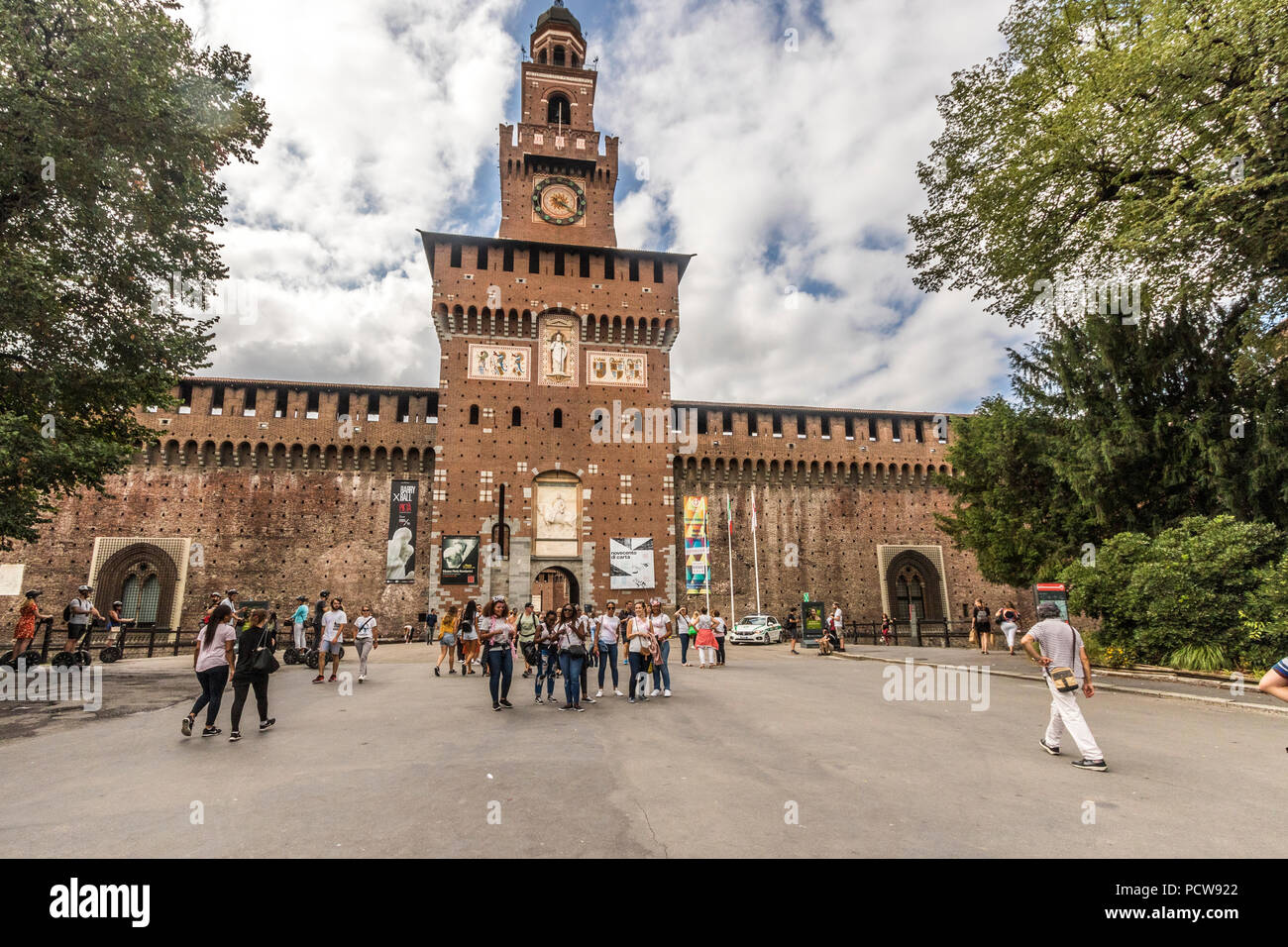 Castello sforzesco hi-res stock photography and images - Alamy