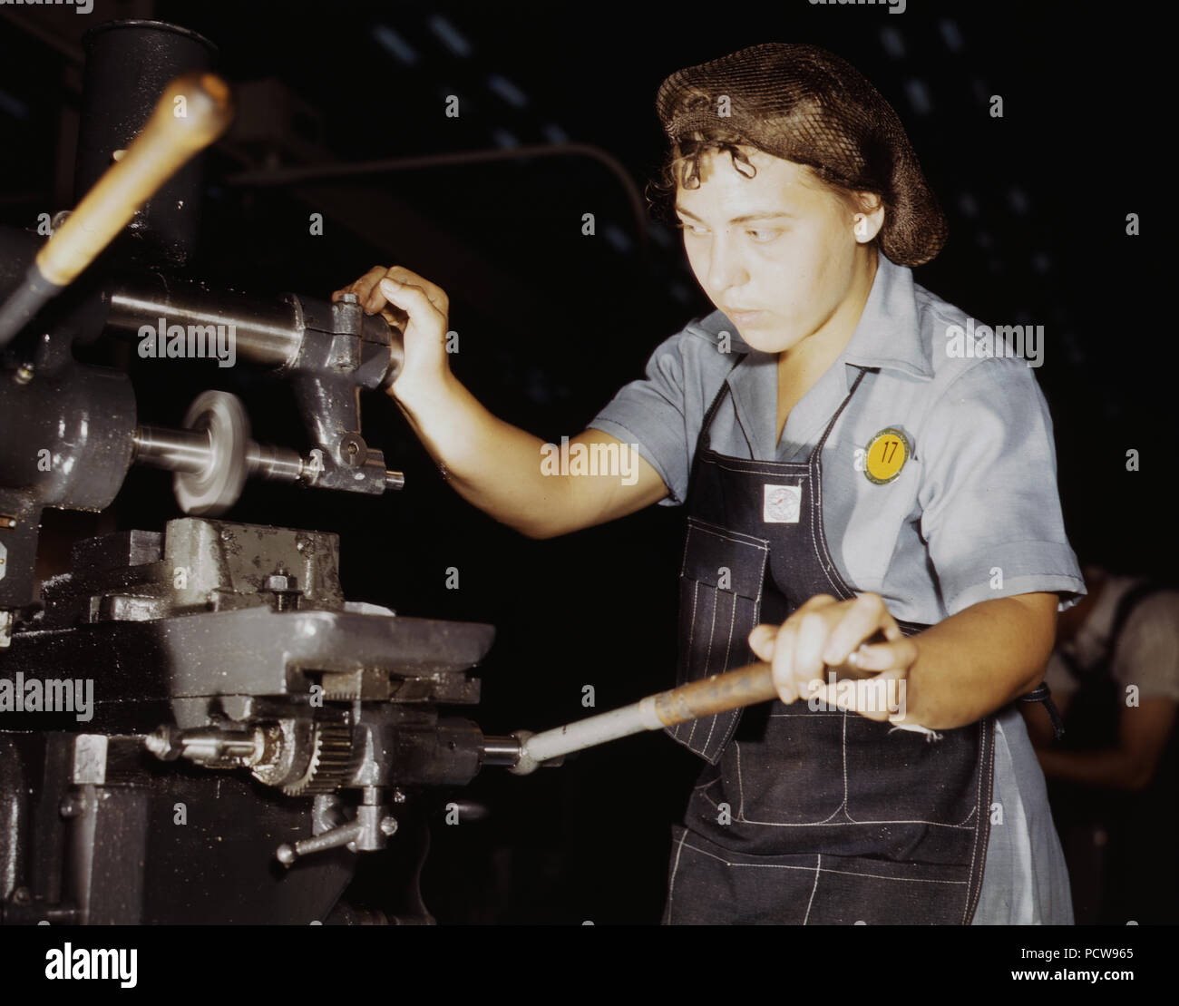 1940's female factory workers hi-res stock photography and images - Alamy