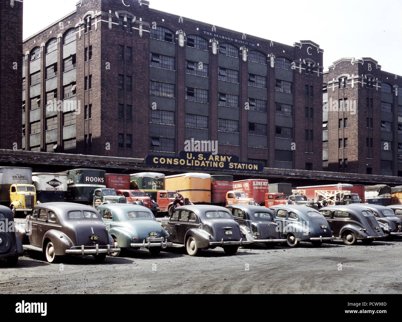 Chicago 1940s color hi-res stock photography and images - Alamy