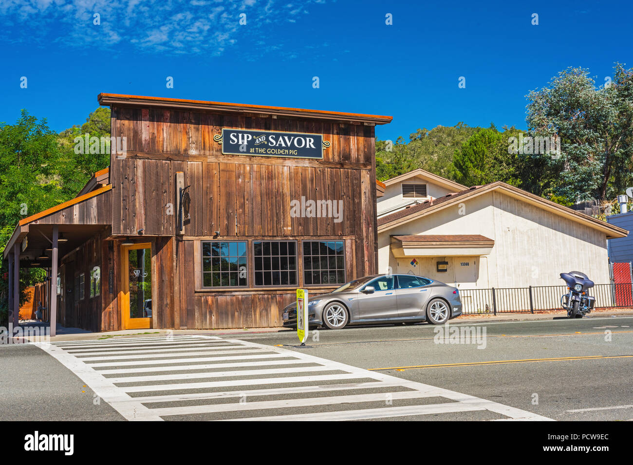Golden pig bar hi-res stock photography and images - Alamy