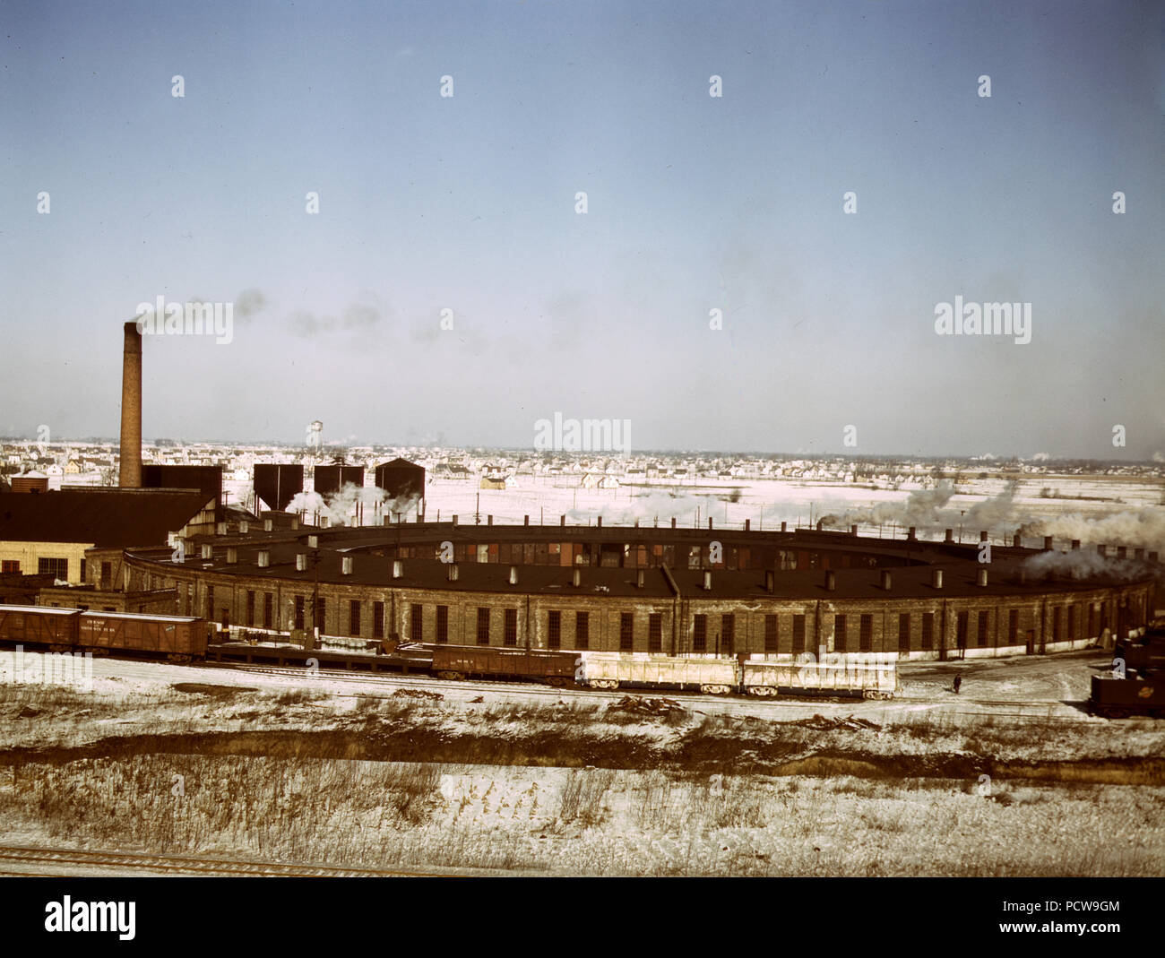 1940s railroad roundhouse hi-res stock photography and images - Alamy