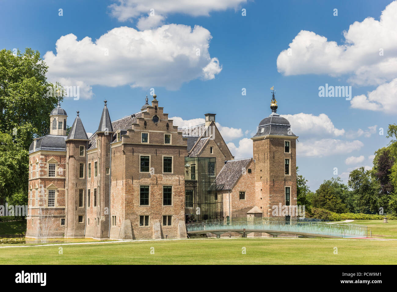 Historic castle and garden of Ruurlo in The Netherlands Stock Photo - Alamy