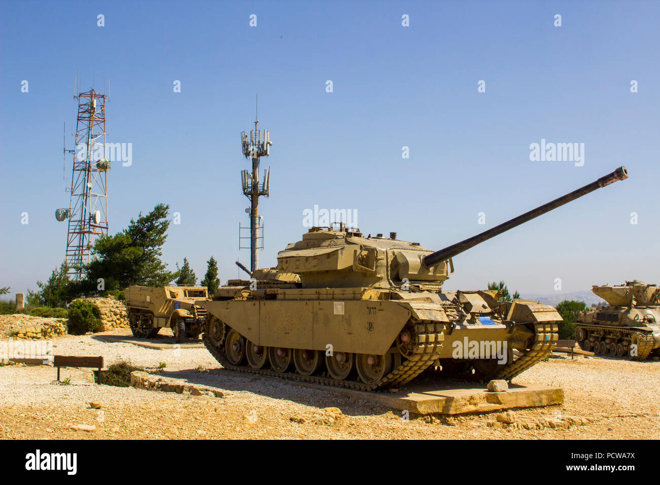 Israeli army armoured personnel carrier hi-res stock photography and ...