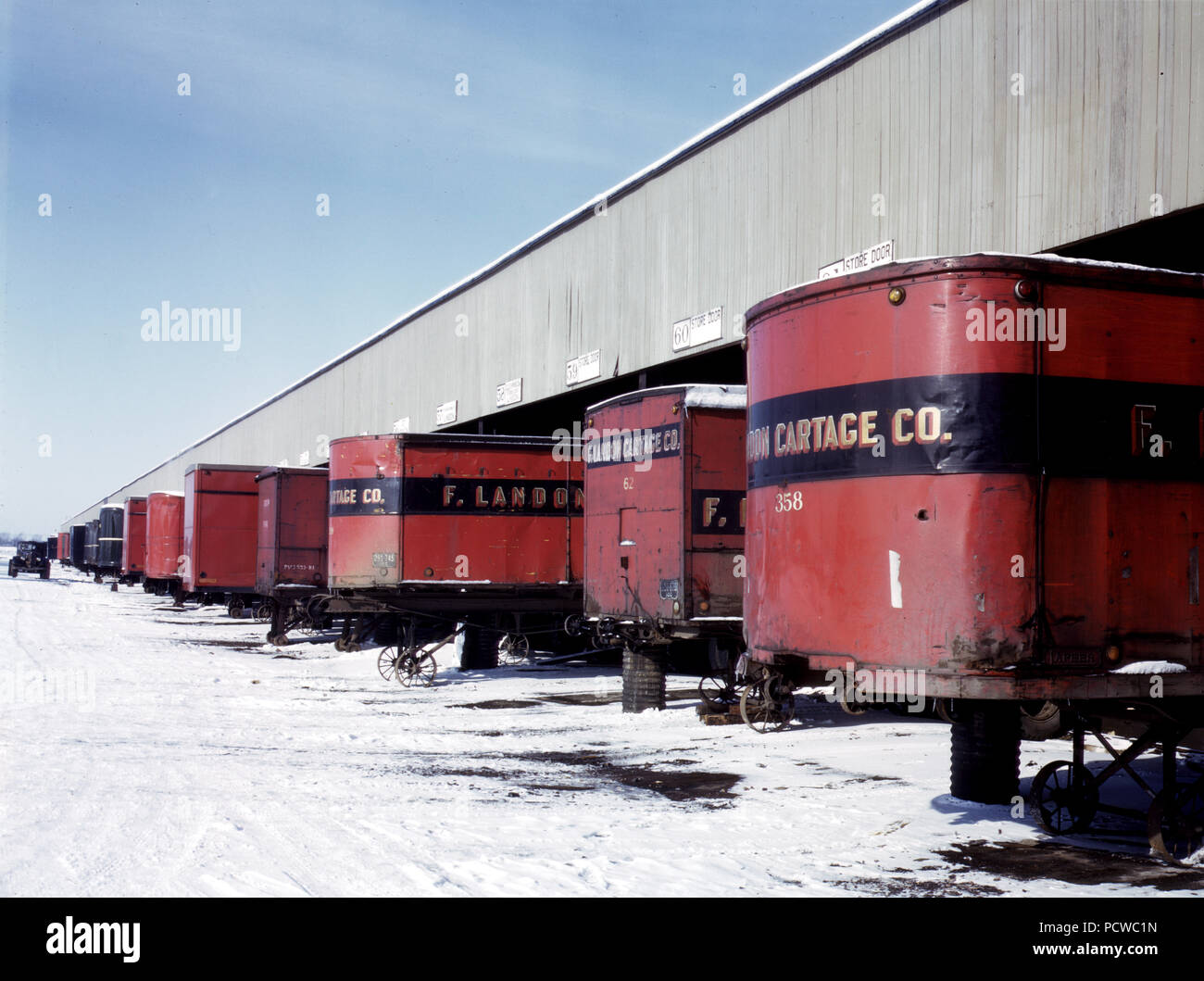 Freight house 1940s hi-res stock photography and images - Alamy