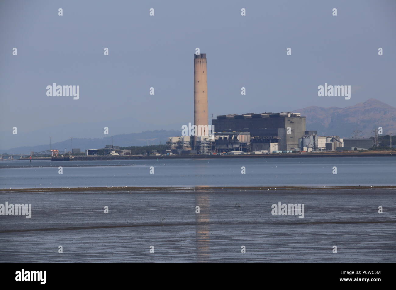 Power station chimney longannet hi-res stock photography and images - Alamy