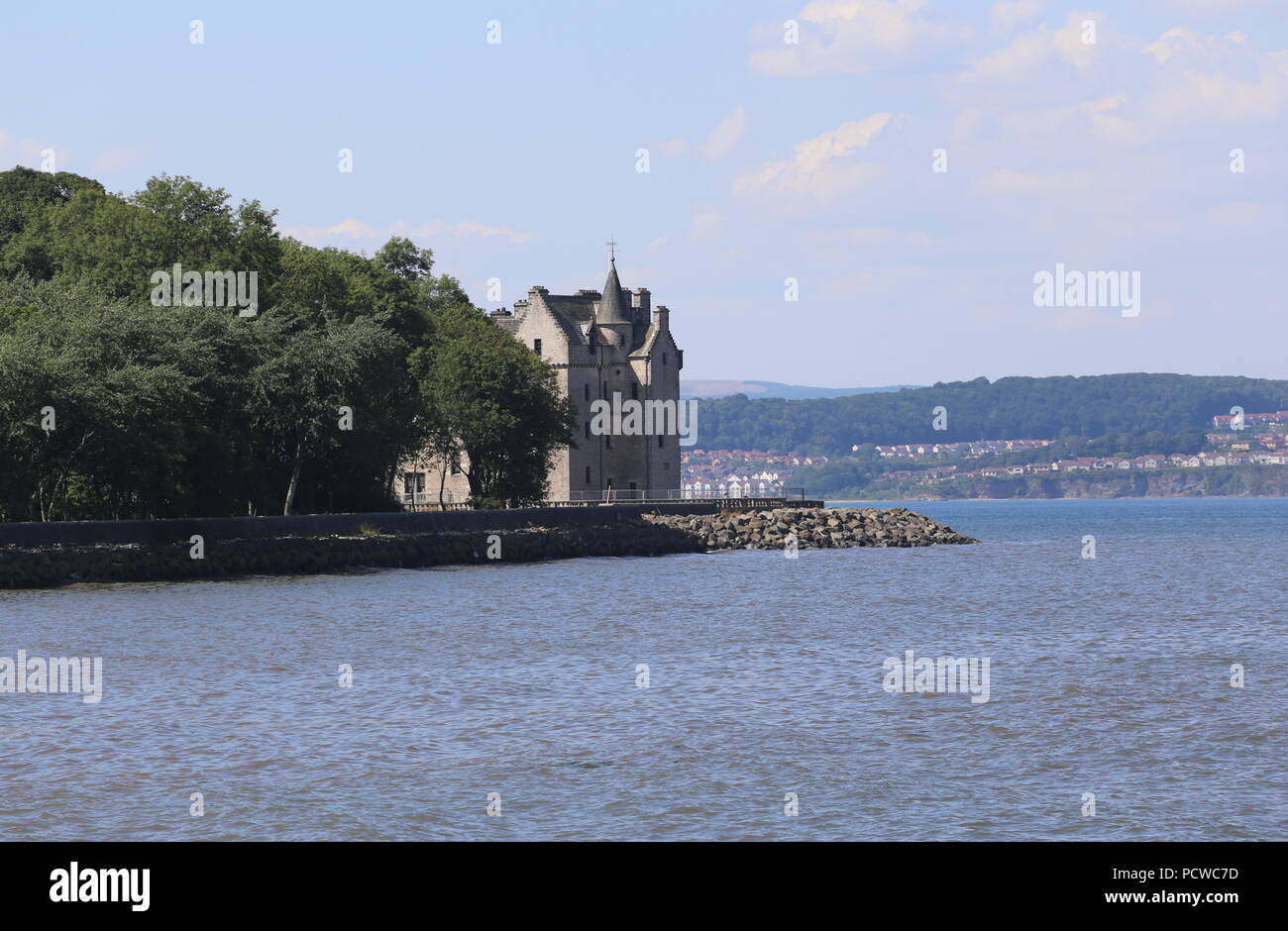 Barnbougle Castle on Firth of Forth Scotland July 2018 Stock Photo - Alamy