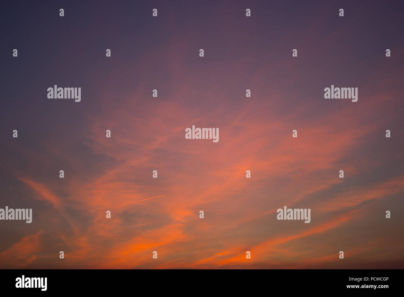 Pink sunset with beautiful, colorful clouds. Natural sunset composition ...