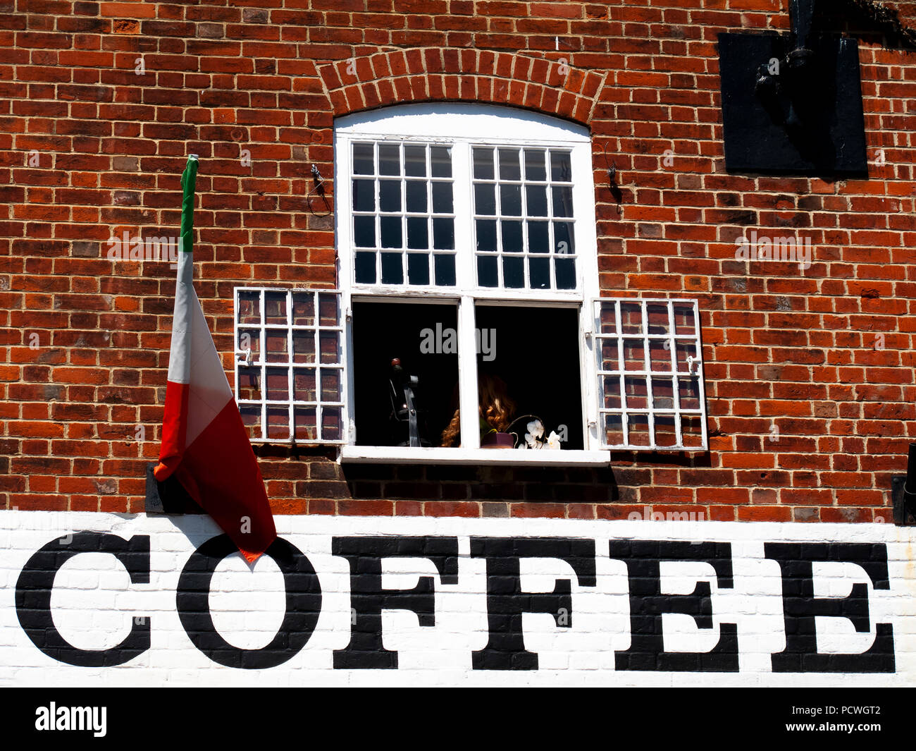 Italian restaurant exterior flag hi-res stock photography and images ...