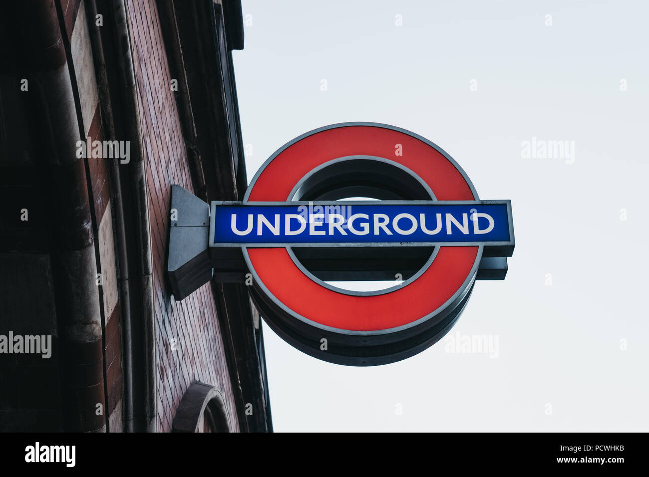 Kings cross st pancras station hi-res stock photography and images - Alamy
