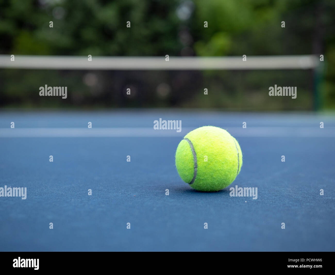 Tennis ball texture hi-res stock photography and images - Alamy