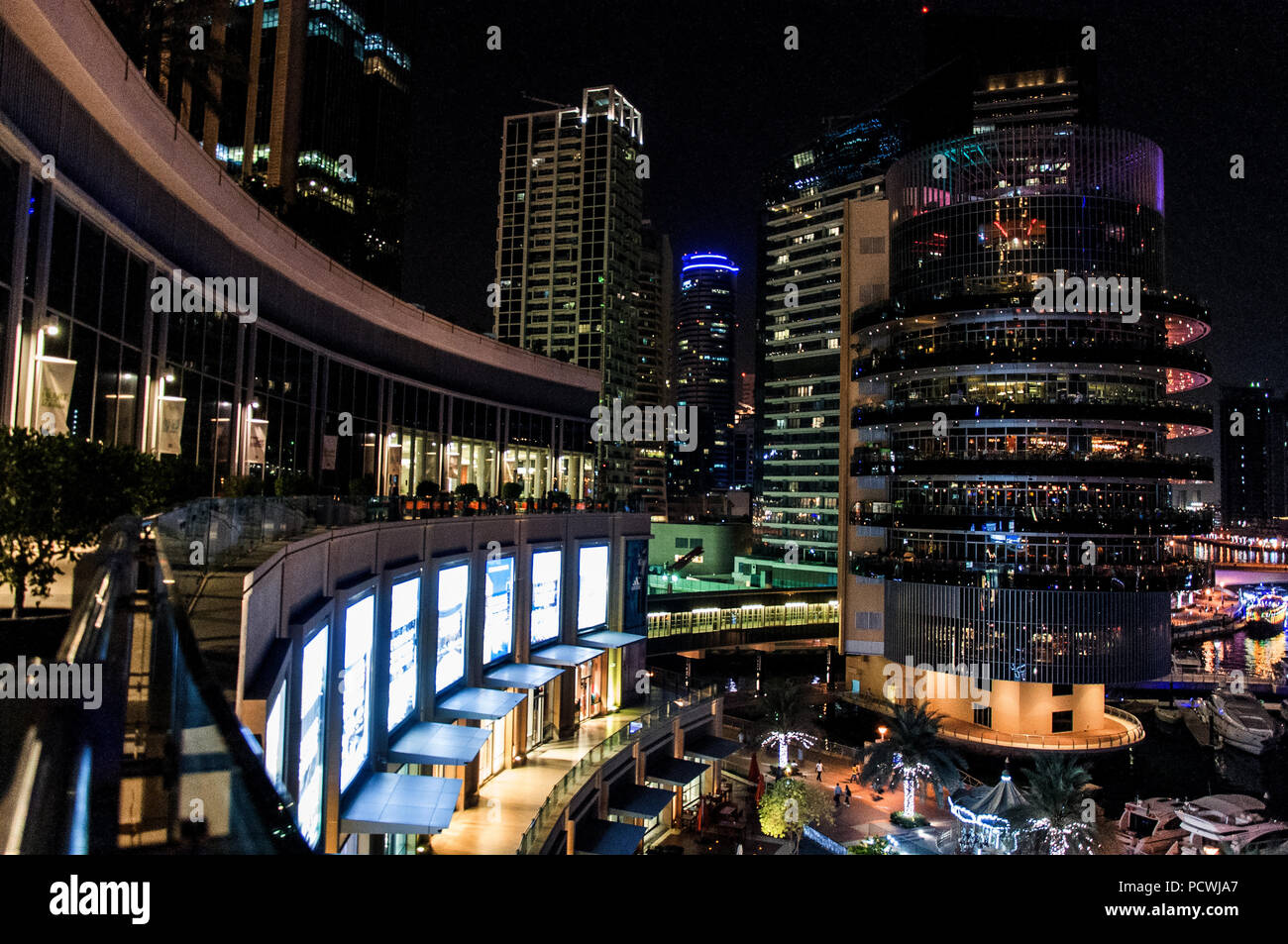 Dubai Marina Mall Stock Photos & Dubai Marina Mall Stock Images - Alamy