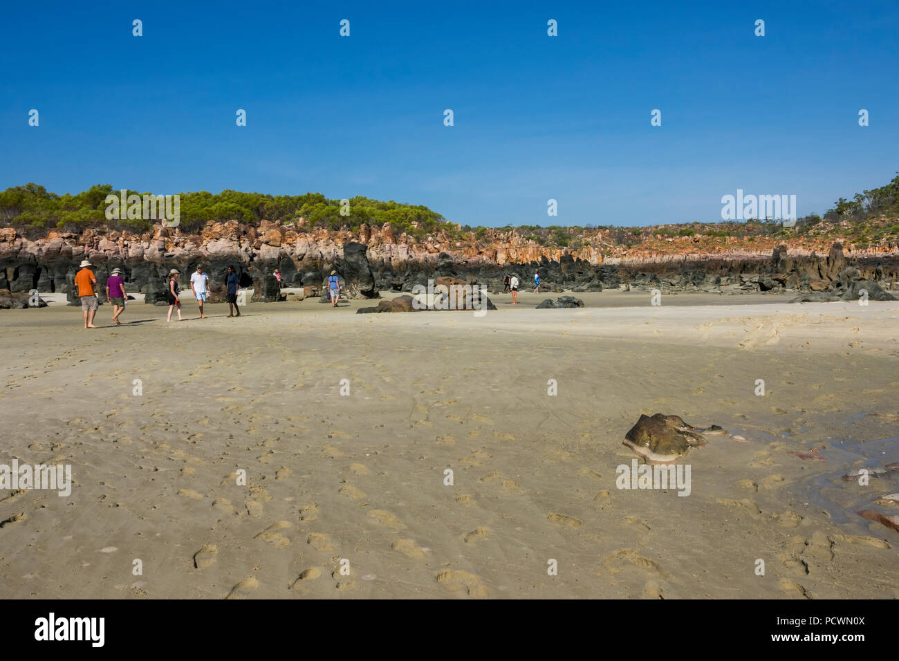 Cruise ship passengers at Langgi Inlet, Collier Bay, Kimberlery ...