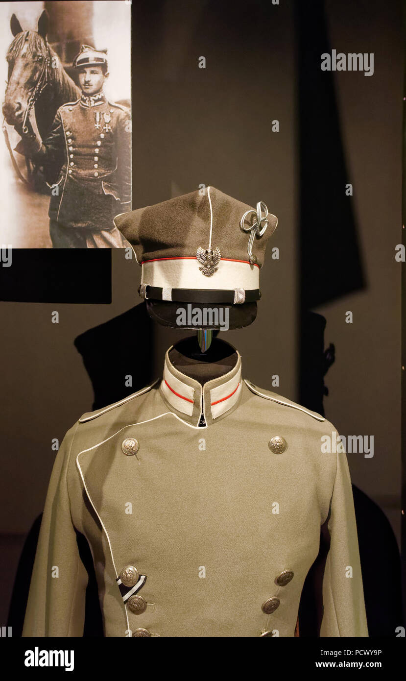 Polish army uniforms hi-res stock photography and images - Alamy