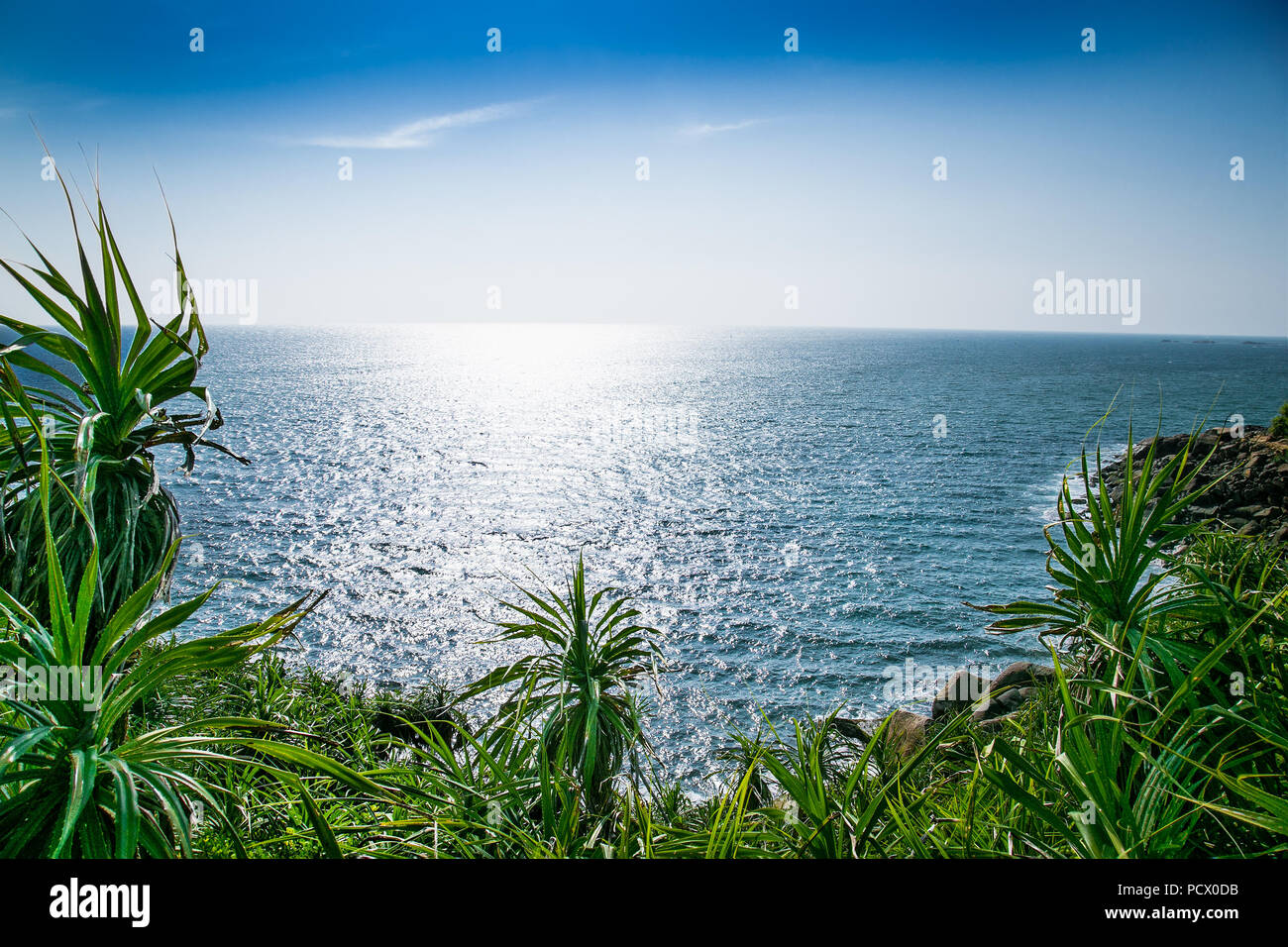 Open see on Jungle beach near Unawatuna in Sri Lanaka Stock Photo - Alamy