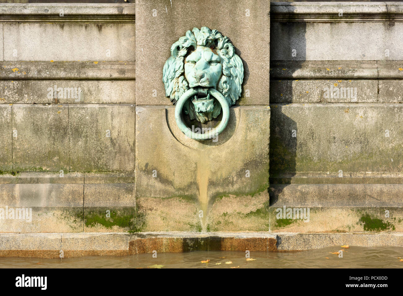 Lion mooring rings hi-res stock photography and images - Alamy