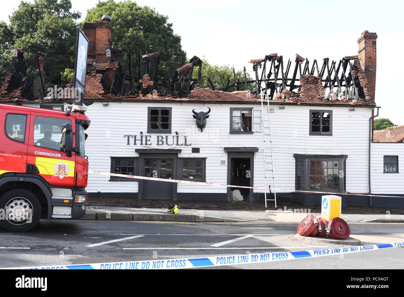 Pub fire hi-res stock photography and images - Alamy