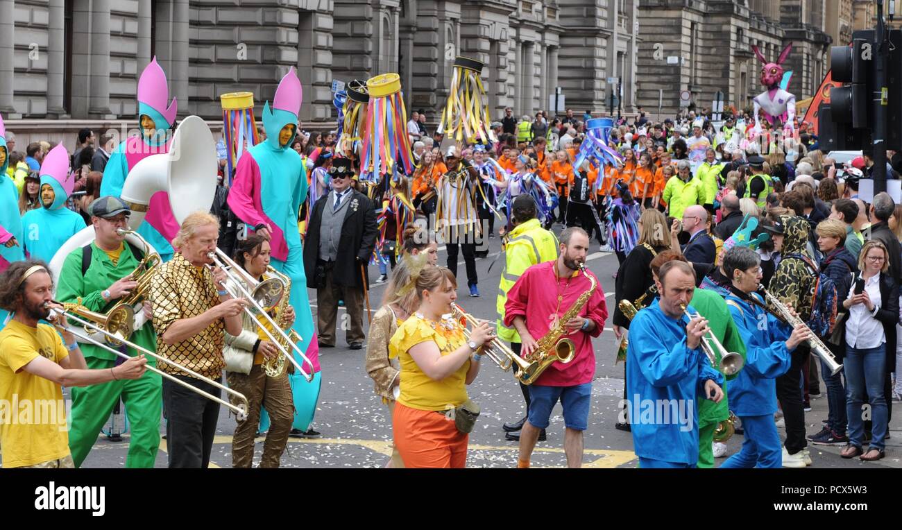 Family fun glasgow hi-res stock photography and images - Alamy