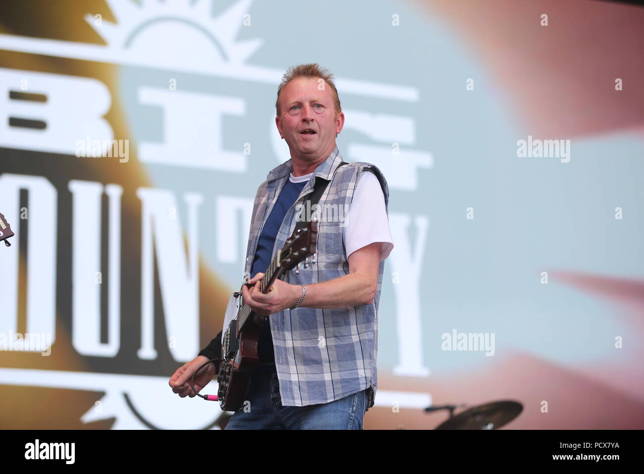 Simon hough hi-res stock photography and images - Alamy