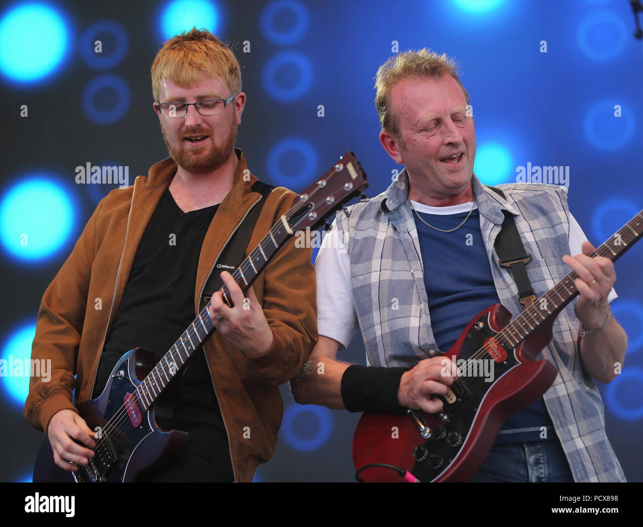 Simon hough hi-res stock photography and images - Alamy