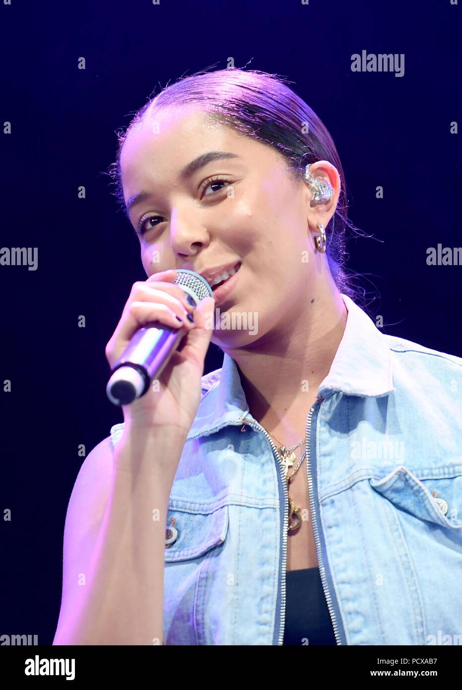 Grace carter live in concert hi-res stock photography and images - Alamy