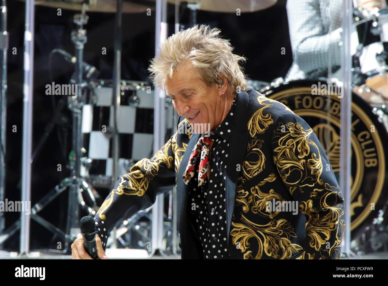 Rod stewart fans hi-res stock photography and images - Alamy