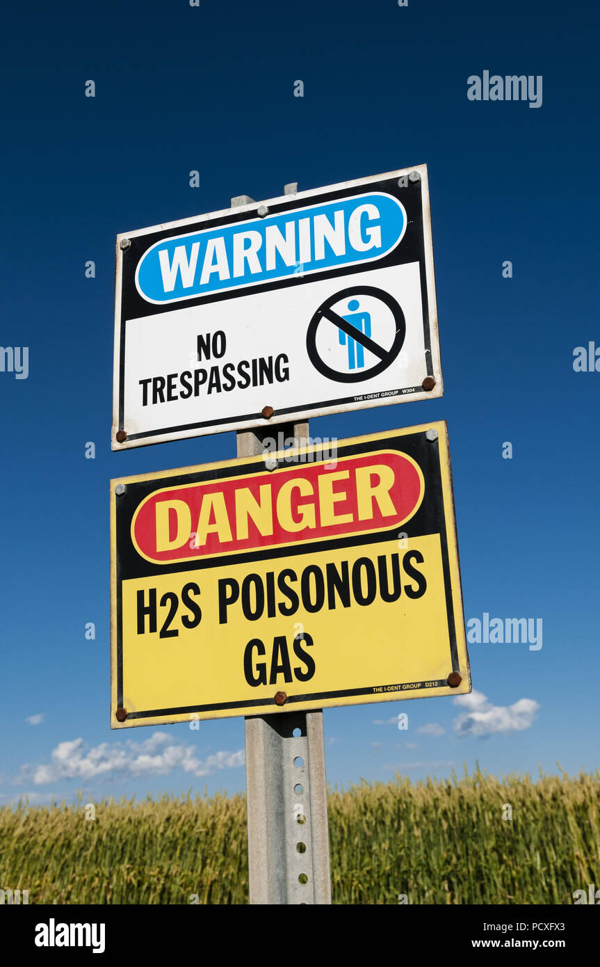 Warning sign poison gas hi-res stock photography and images - Alamy