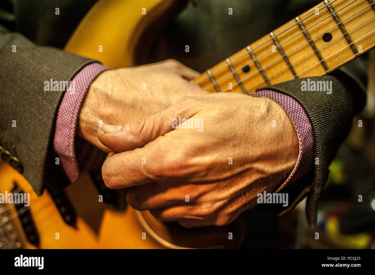 Vintage guitarists hi-res stock photography and images - Alamy