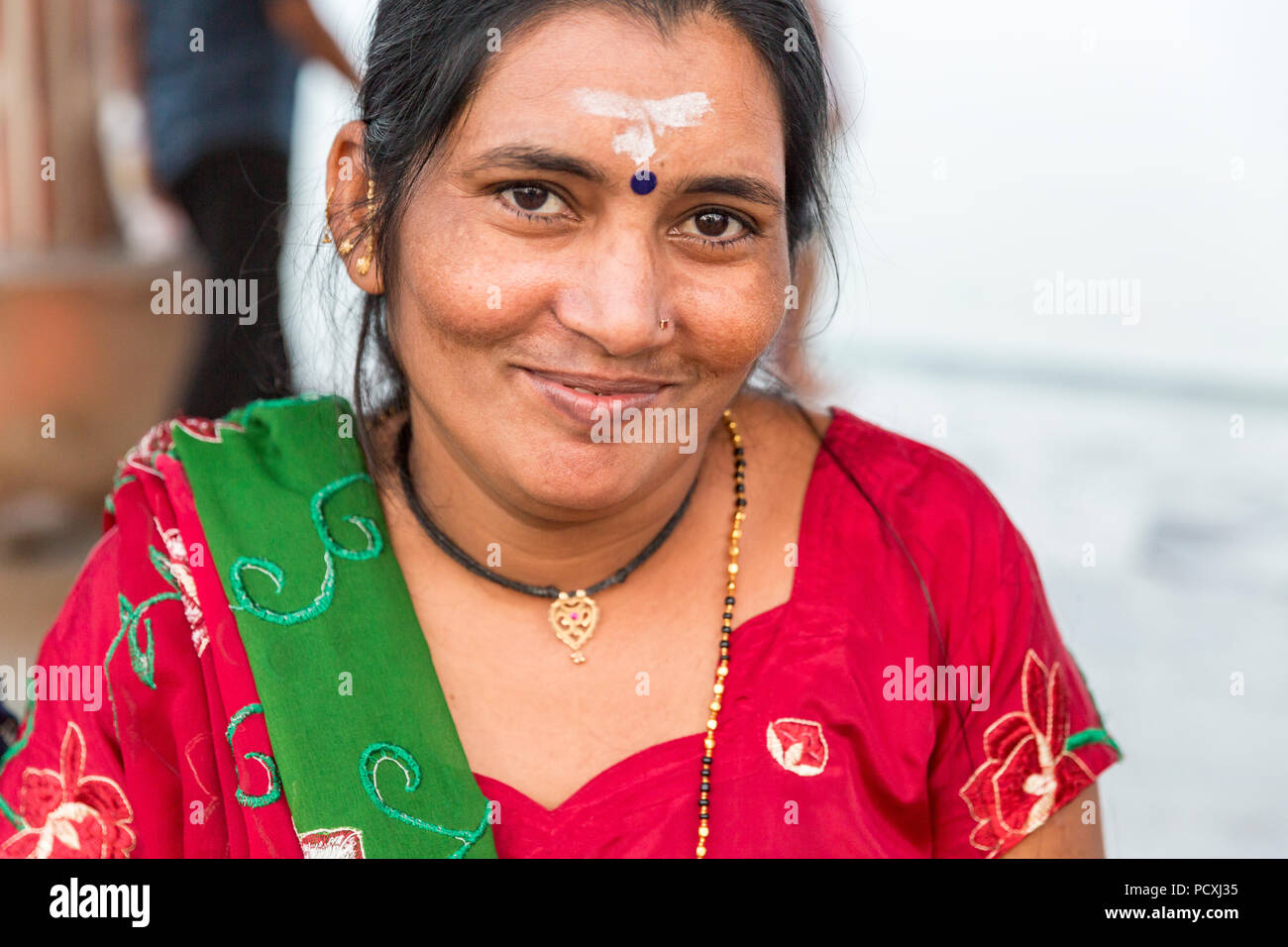 Pretty tamil girl hi-res stock photography and images - Alamy