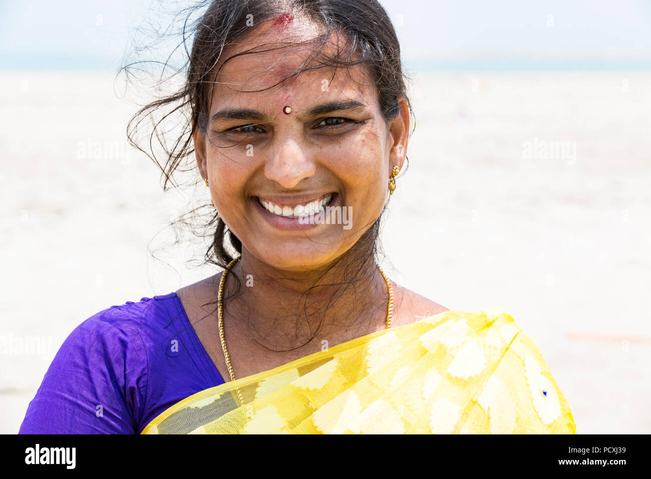Pretty tamil girl hi-res stock photography and images - Alamy