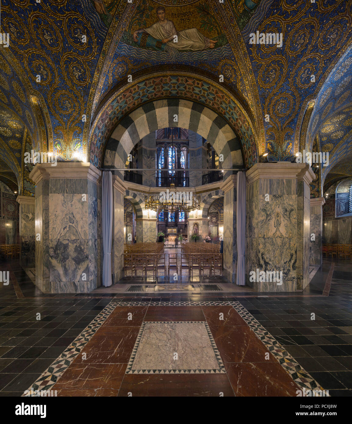 Oktogon High Resolution Stock Photography and Images - Alamy