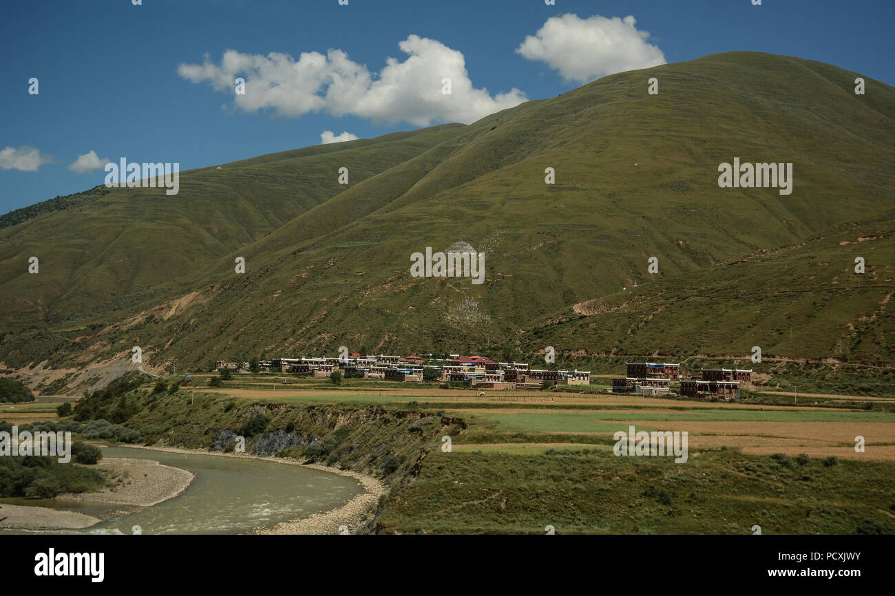 Mountain scenery of Garze Tibetan Autonomous Prefecture, Sichuan, China ...